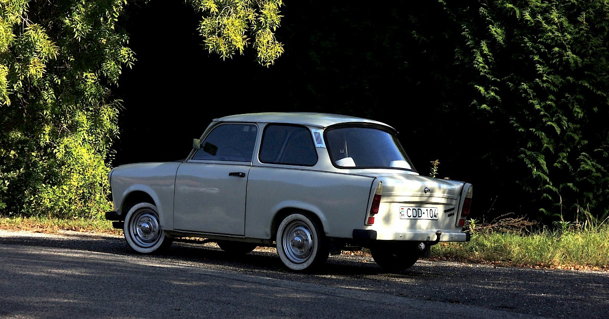 Újra divatba jött a Trabant, több milliót is elkérhetnek értük - Hamu ...
