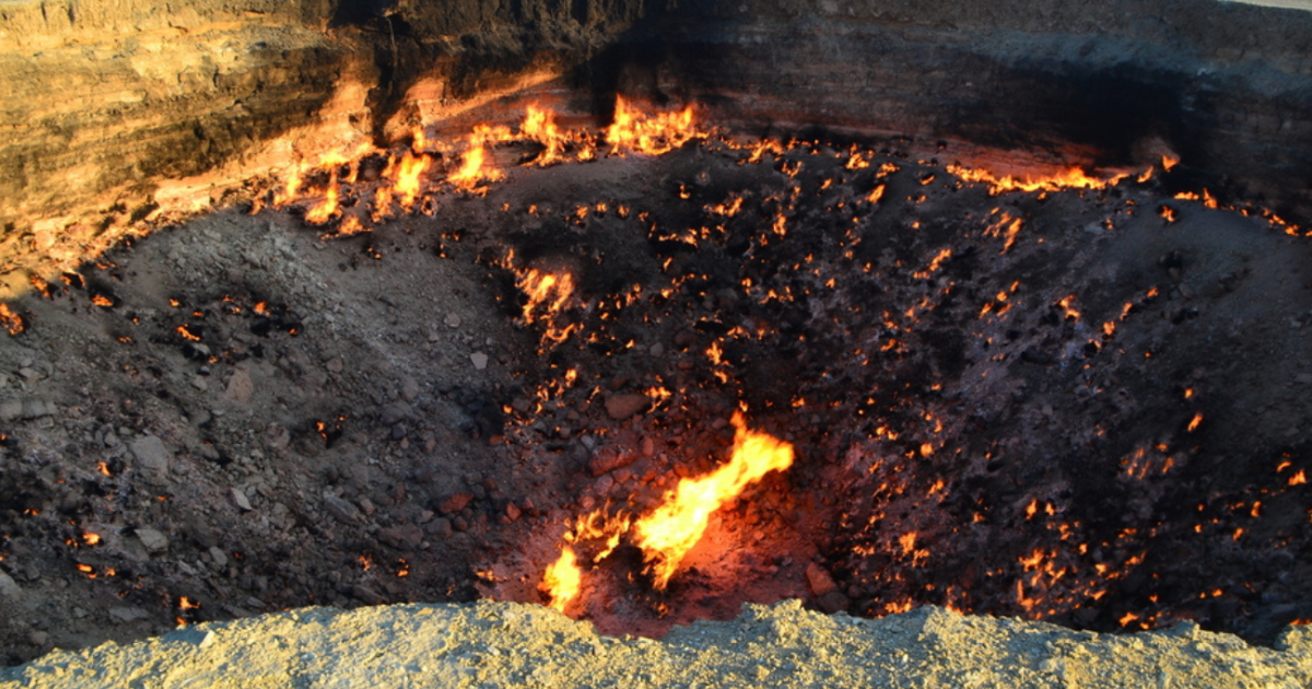 50 év után végre abbahagyhatja a tombolást a hírhedt „Pokol kapuja ...