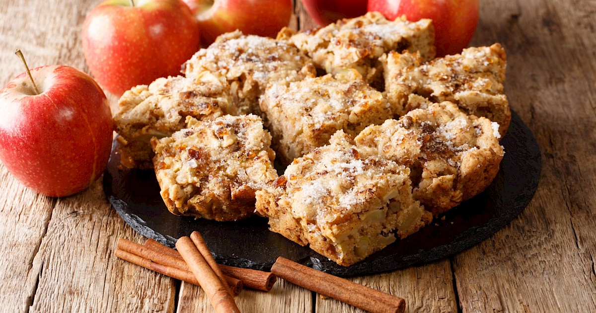 10 perc alatt elkészül az őszi klasszikus, az almás-diós kevert süti ...